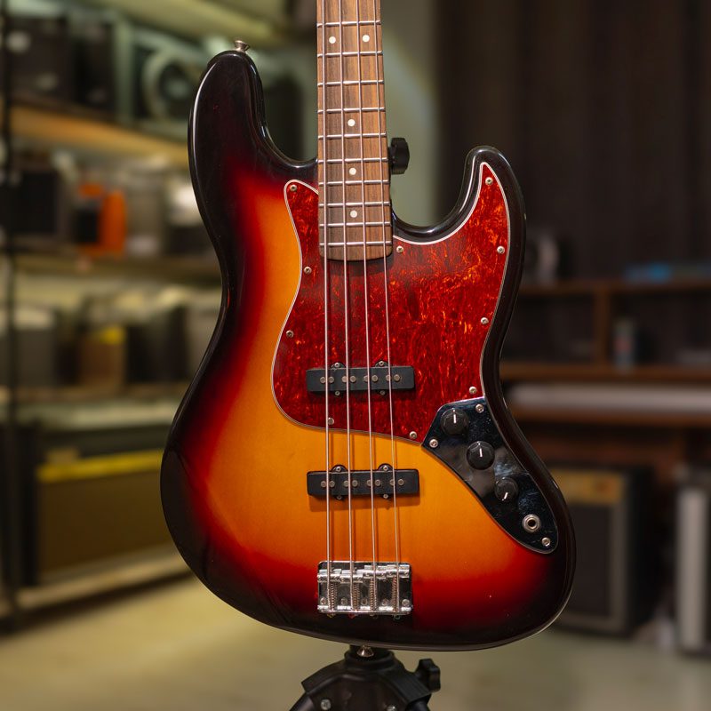 گیتار بیس مِیویس Mavis sunburst jazz bass | پاکو گیتار