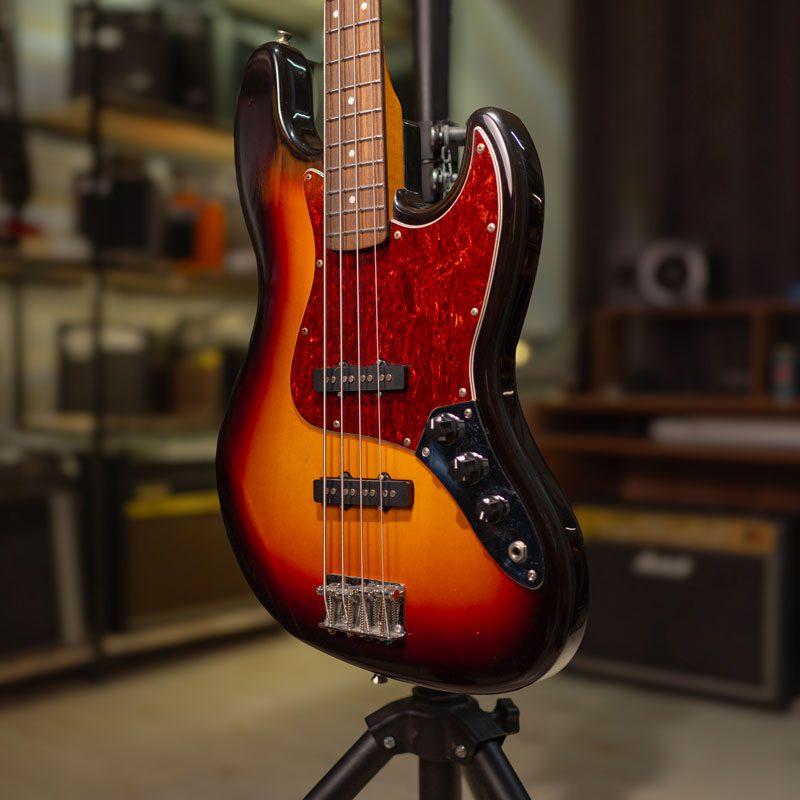 گیتار بیس مِیویس Mavis sunburst jazz bass | پاکو گیتار